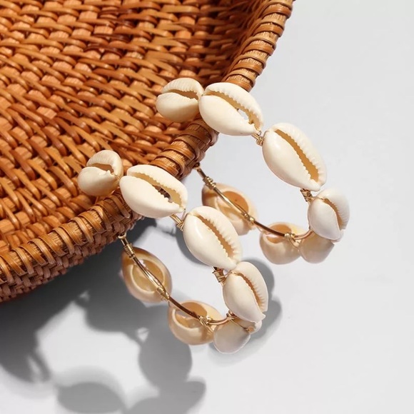 Zara | Jewelry | Zara Shell Hoops | Poshmark